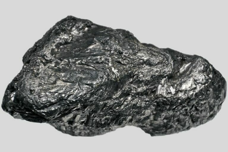 16 Amazing Black Gems, Minerals, Crystals, and Rocks (Photos)