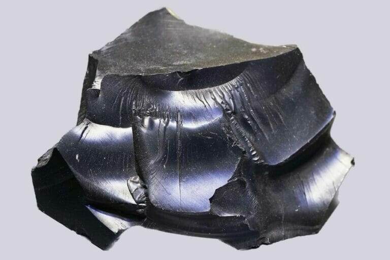 16 Amazing Black Gems, Minerals, Crystals, and Rocks (Photos)