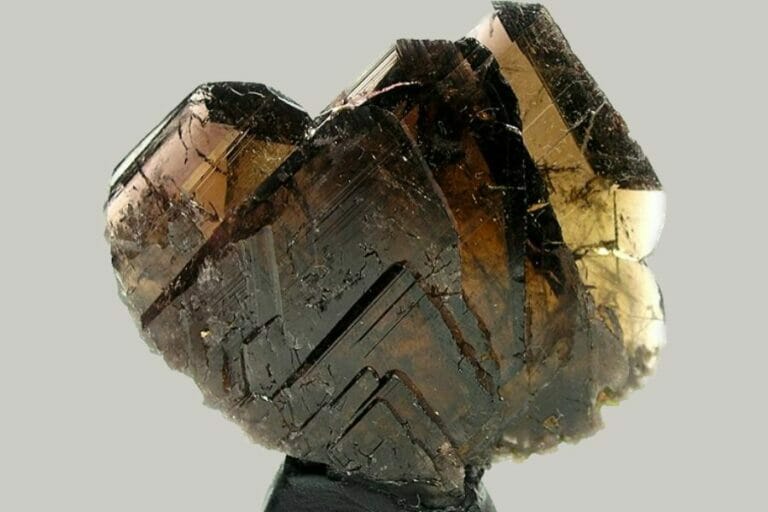 18 Incredible Brown Gems, Minerals, Crystals, and Rocks (Photos)