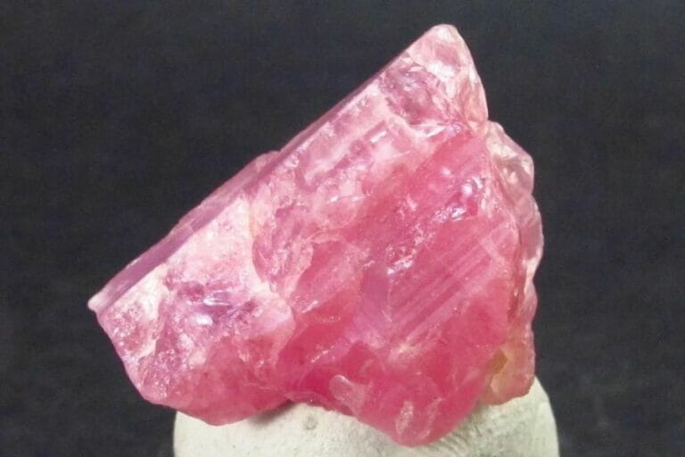 16 Amazing Pink Gems, Crystals, Minerals, and Rocks (Photos)