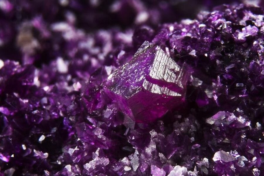 18 Brilliant Purple Gems, Minerals, Stones and Rocks (Photos)