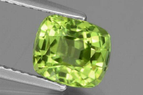 The Price And Value Of Peridot In 2025 (Expert Guide)