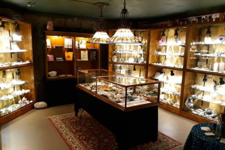 52 Great Sites For Rockhounding in Michigan For 2025