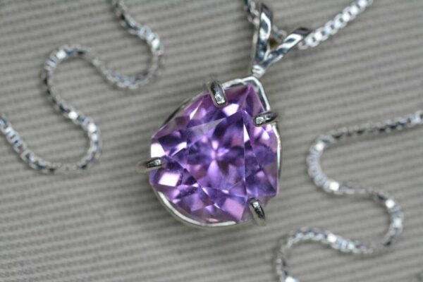 How Much Kunzite Is Worth In 2025 (Pricing Guide By Type)
