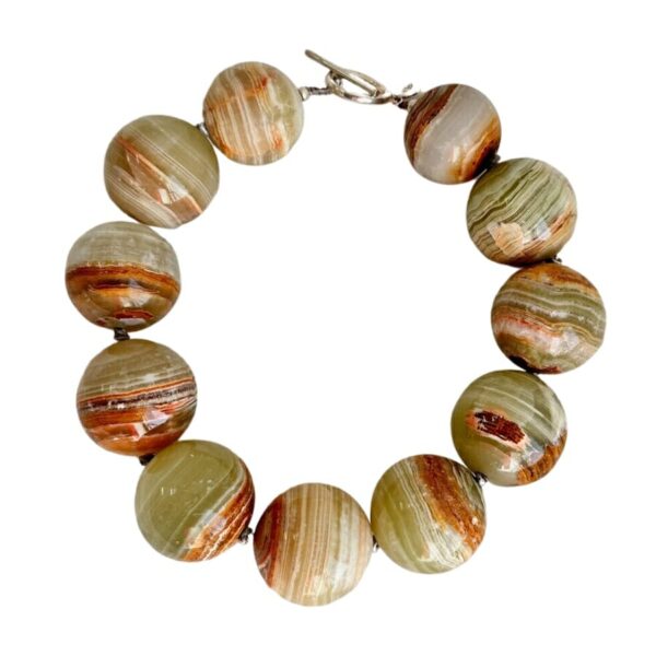 The 6 Different Onyx Colors You Will Find (With Photos)