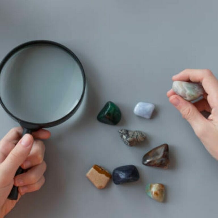 The Guide To Illinois Rocks, Minerals, & Gems (With Photos)