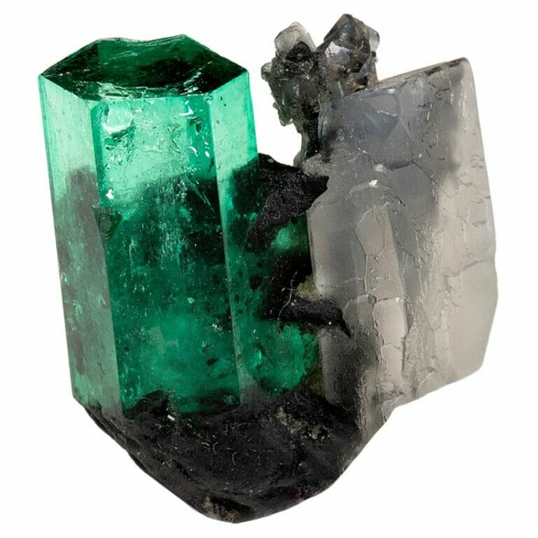 Tsavorite vs Emerald - How to Tell Them Apart (With Photos)