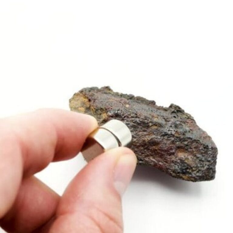 Guide To Minnesota's Rocks, Minerals, & Gems (With Photos)