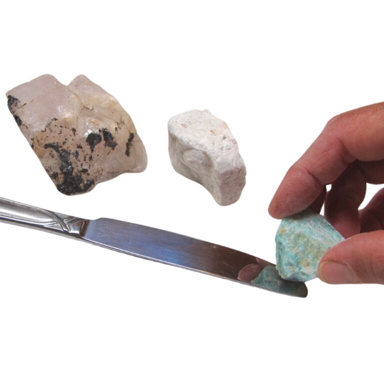 Guide To Rocks, Minerals, & Gems of Nevada (With Photos)