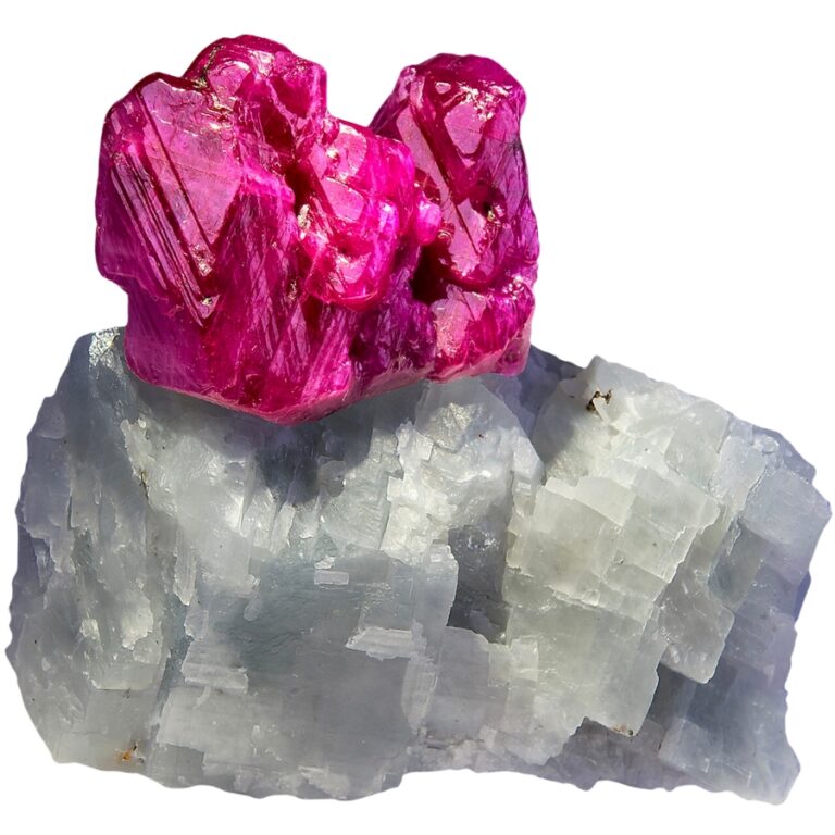 Ruby vs Emerald - How To Tell Them Apart (With Photos)