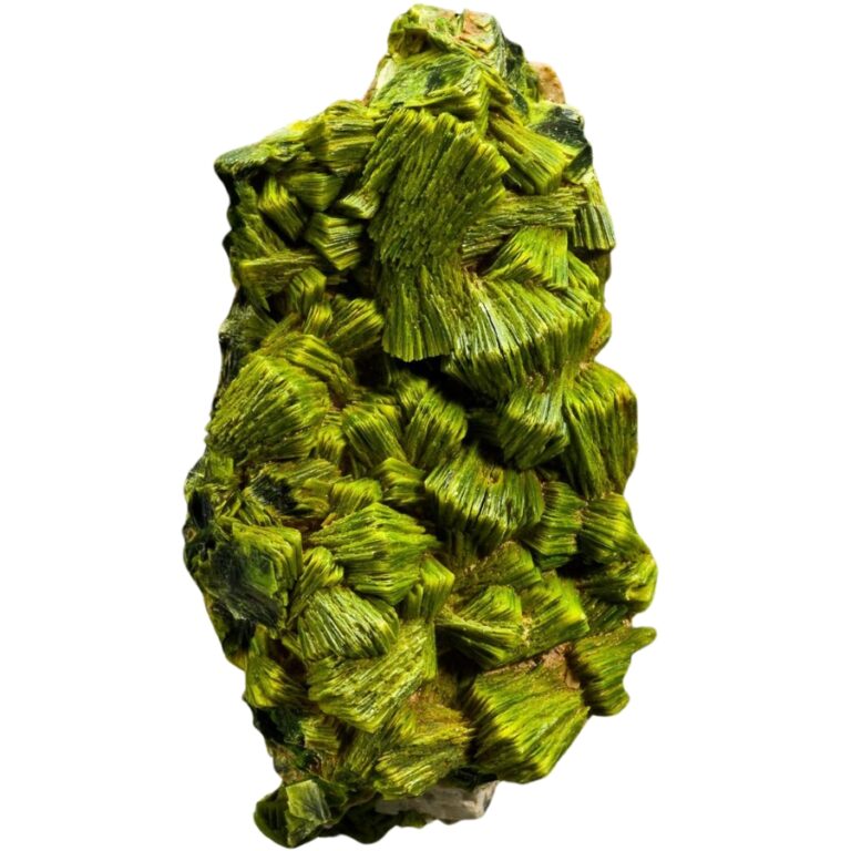 17 Rocks And Minerals That Glow Under UV Light (With photos)