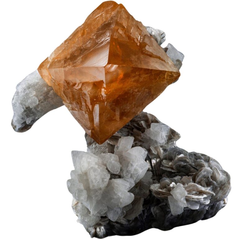 17 Rocks And Minerals That Glow Under UV Light (With photos)