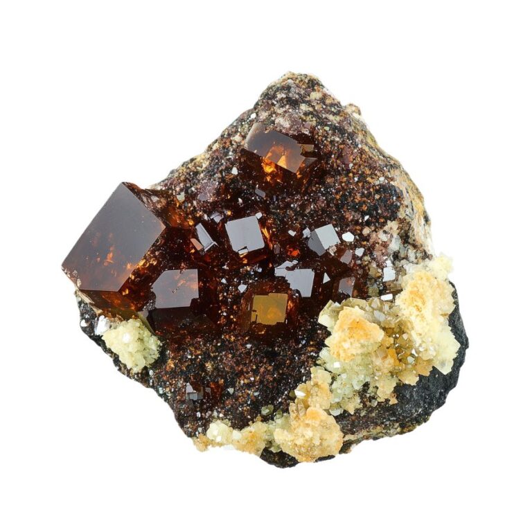 31 Ultimate Locations To Find Garnet In New York In 2025